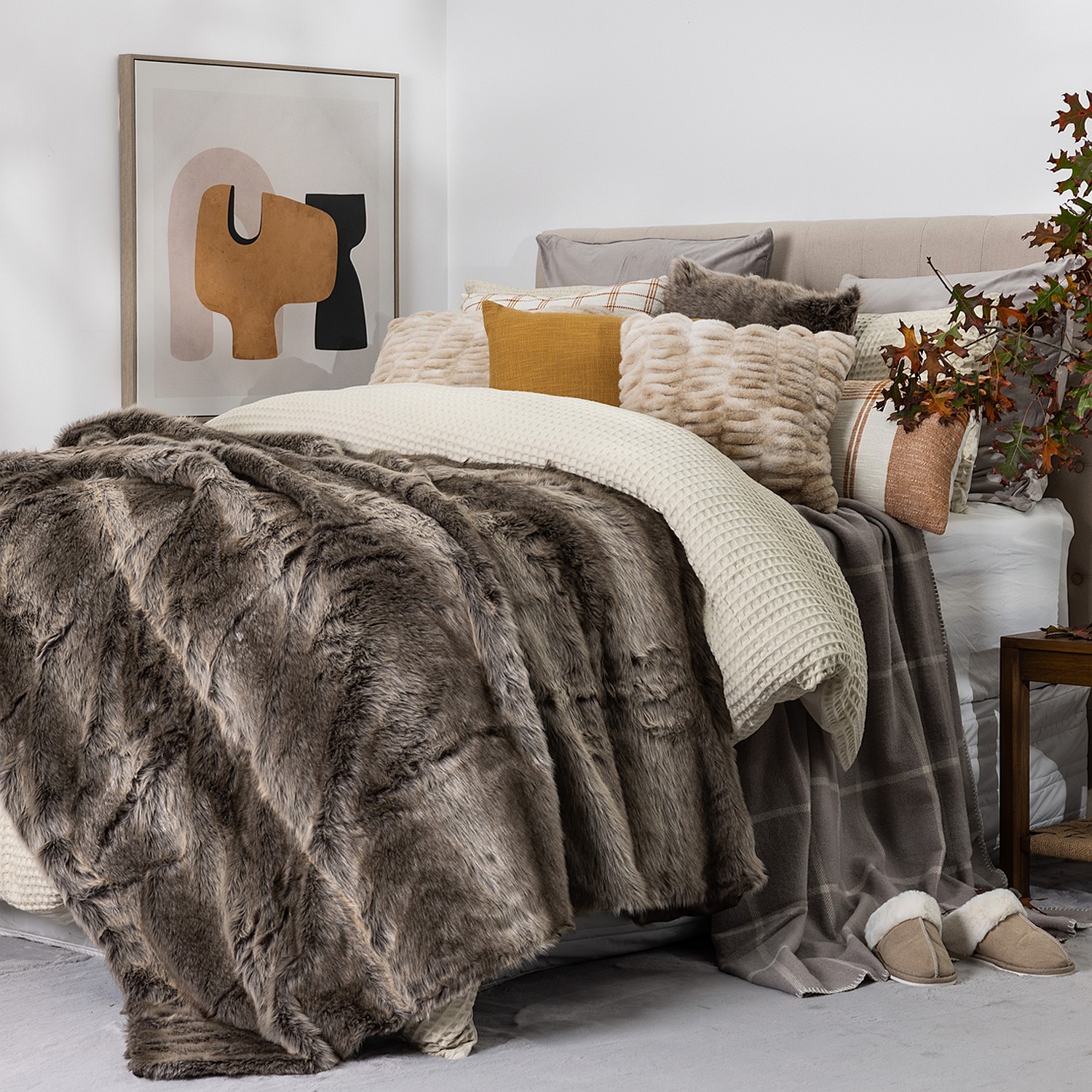 Design Republique Mason Wolf Faux Fur Cushion | Faux Fur Cushion