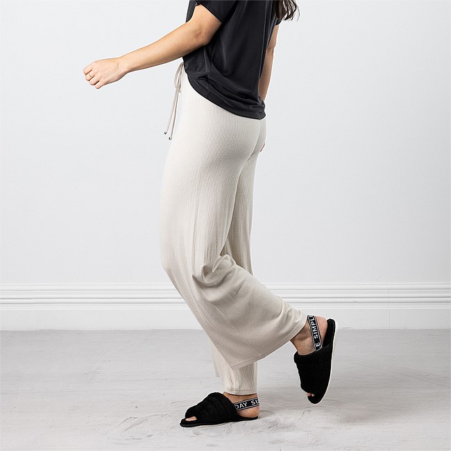 Shop Loungewear: Comfy Tops & Pants | Bed Bath & Beyond NZ - Simple ...